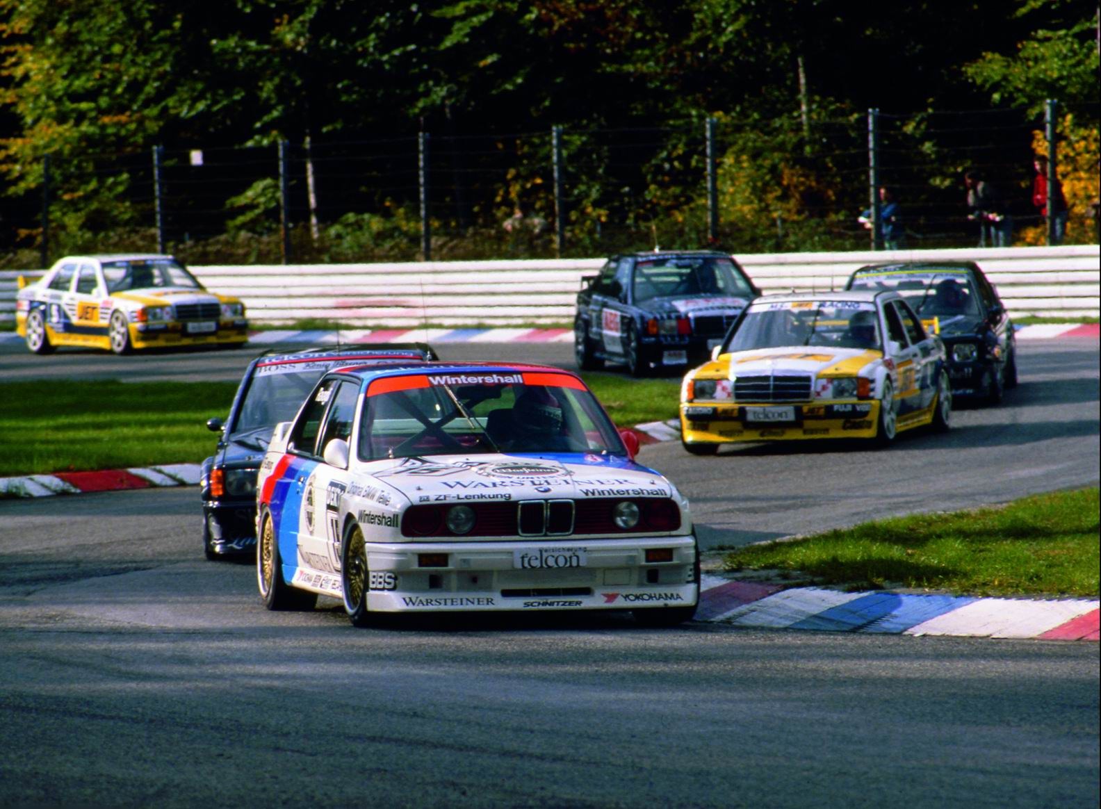 BMW_M3_1st_Gen010 画像｜DTM開幕記念。画像と映像で楽しむBMW M3、25年の歴史 | clicccar.com